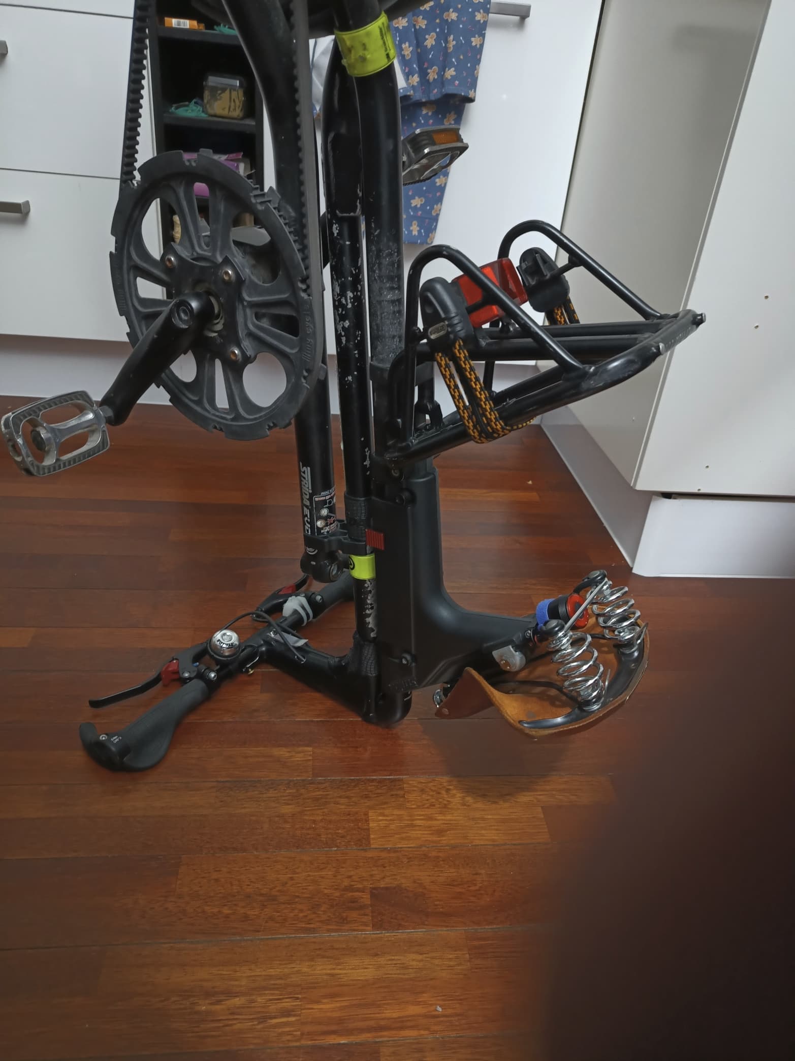 How to store a Strida in vertical position without any stand - Tips and ...